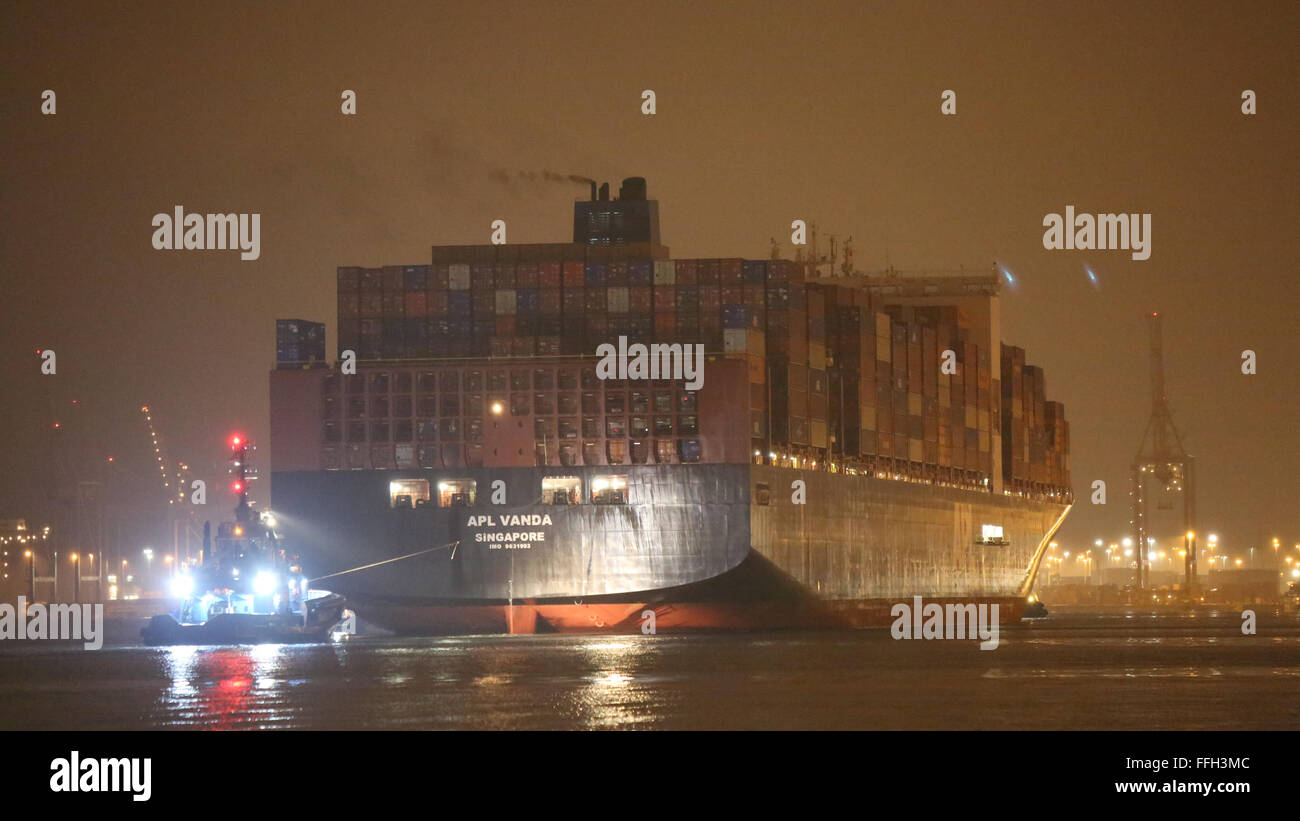 Southampton, Hampshire. 14th Feb, 2016 The Large Container Ship APL ...