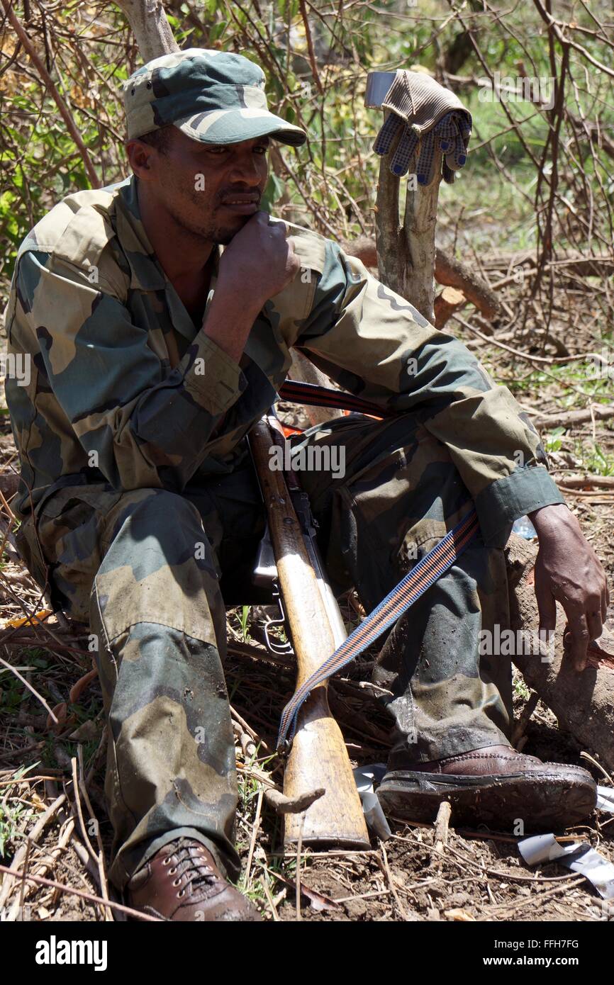 African park ranger hi-res stock photography and images - Alamy