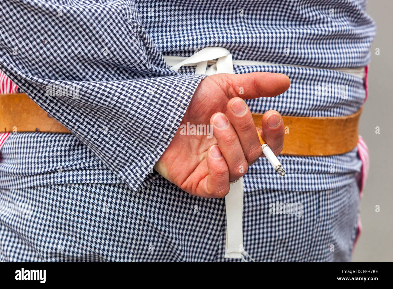 Hand and cigarette hi-res stock photography and images - Alamy