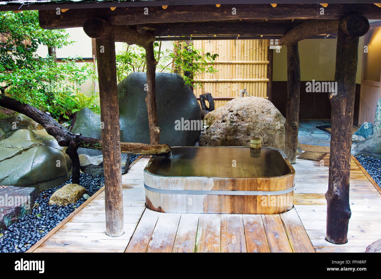 Outdoor baths and japan hi-res stock photography and images - Alamy