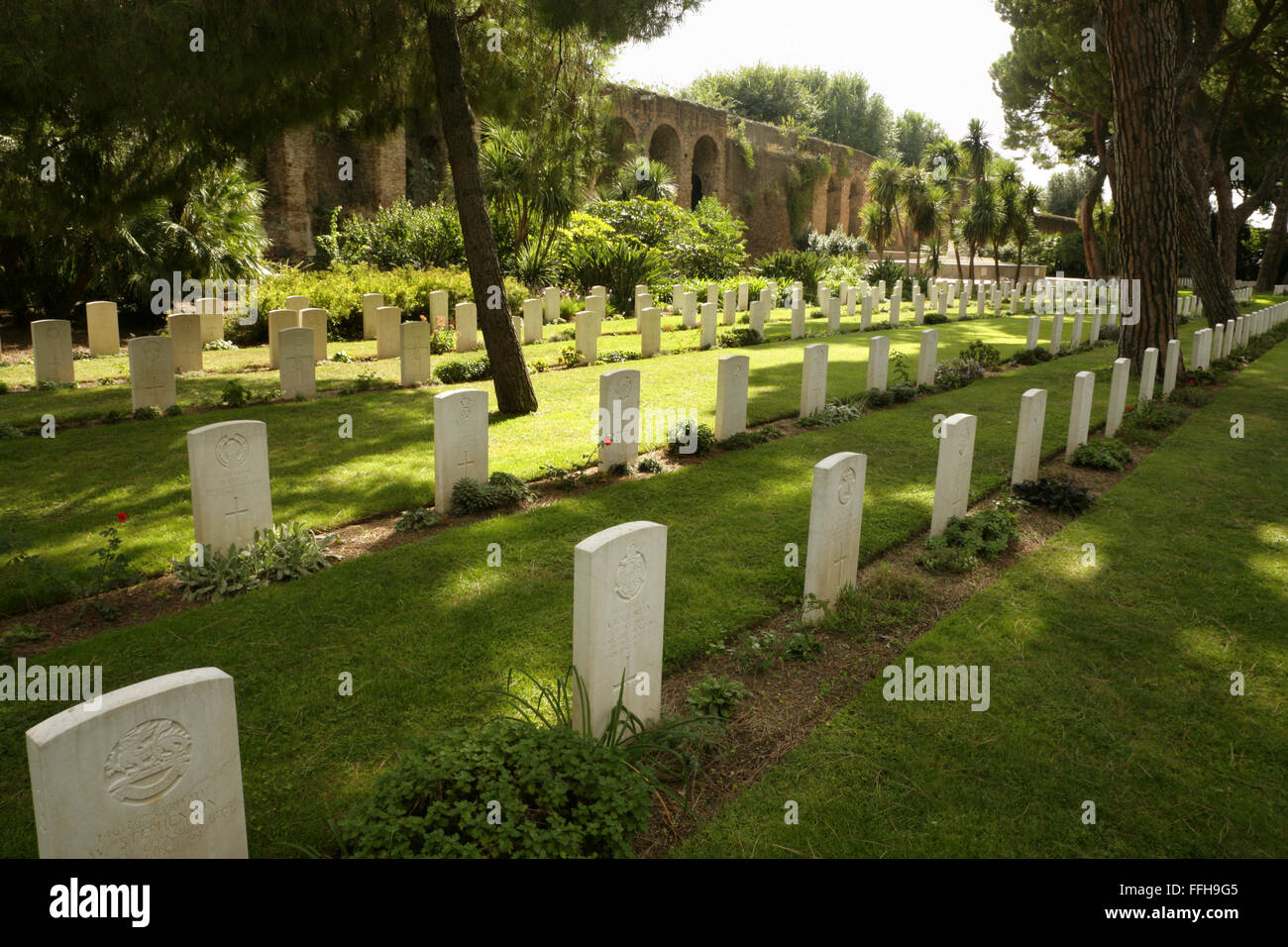 Commonwealth World War 2 cemetery, Rome, Italy Stock Photo - Alamy