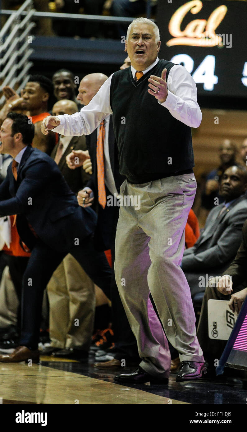 Berkeley USA CA. 13th Feb, 2016. OSU Head coach Wayne Tinkle during the ...