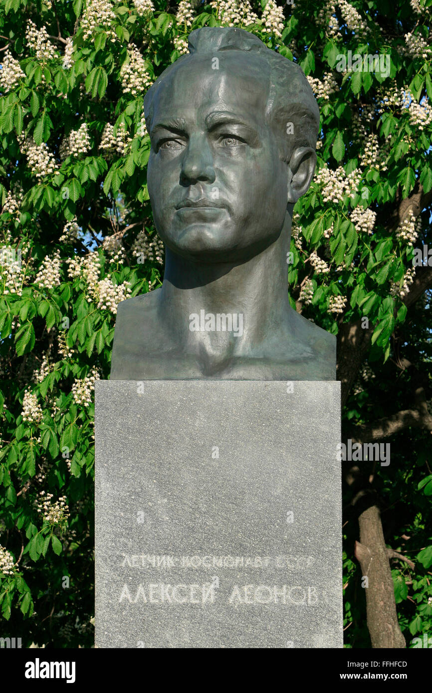 Statue of Soviet cosmonaut Alexey Leonov (1934) at Cosmonauts Alley in ...