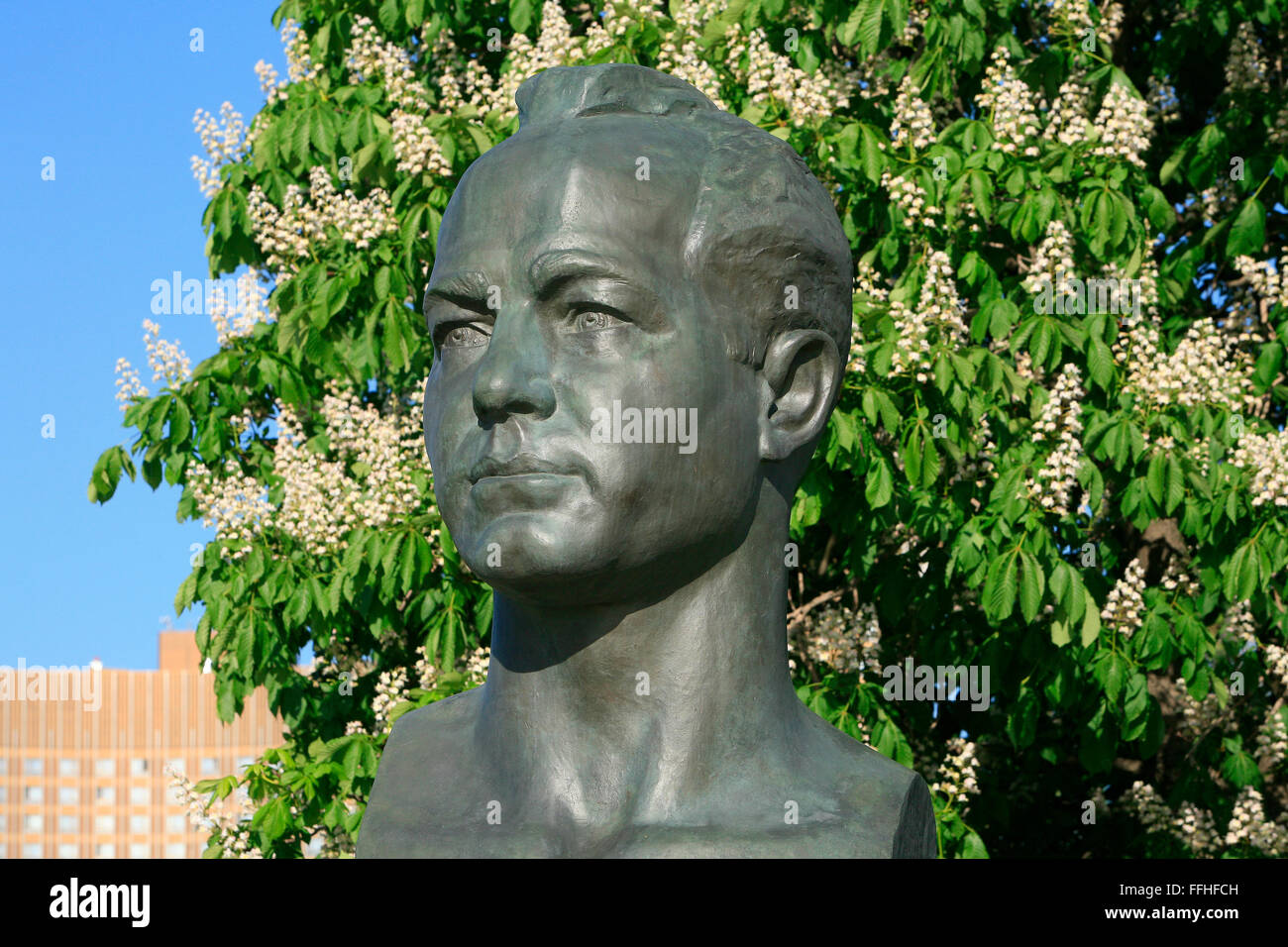 Statue of Soviet cosmonaut Alexey Leonov (1934) at Cosmonauts Alley in ...