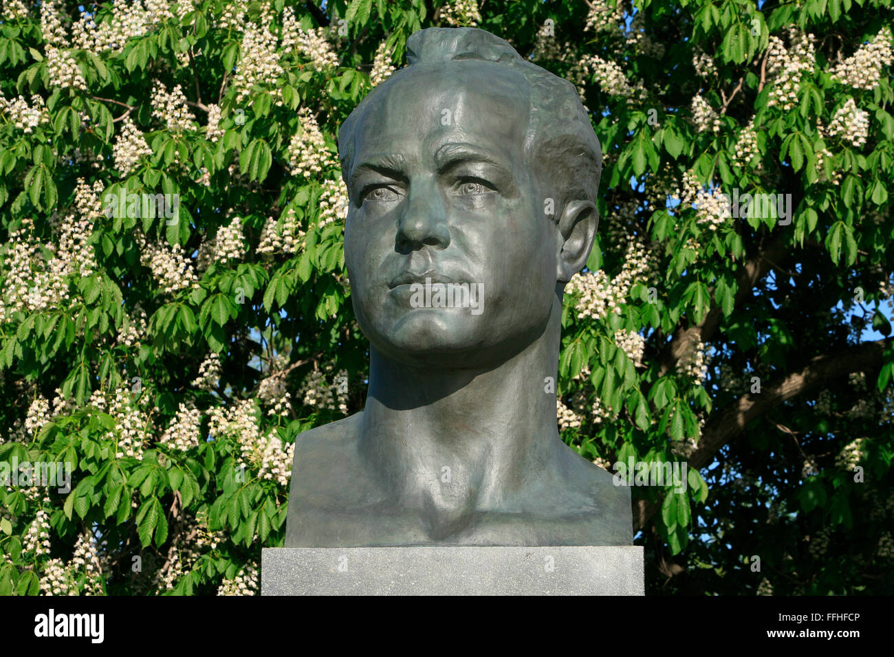 Statue of Soviet cosmonaut Alexey Leonov (1934) at Cosmonauts Alley in ...