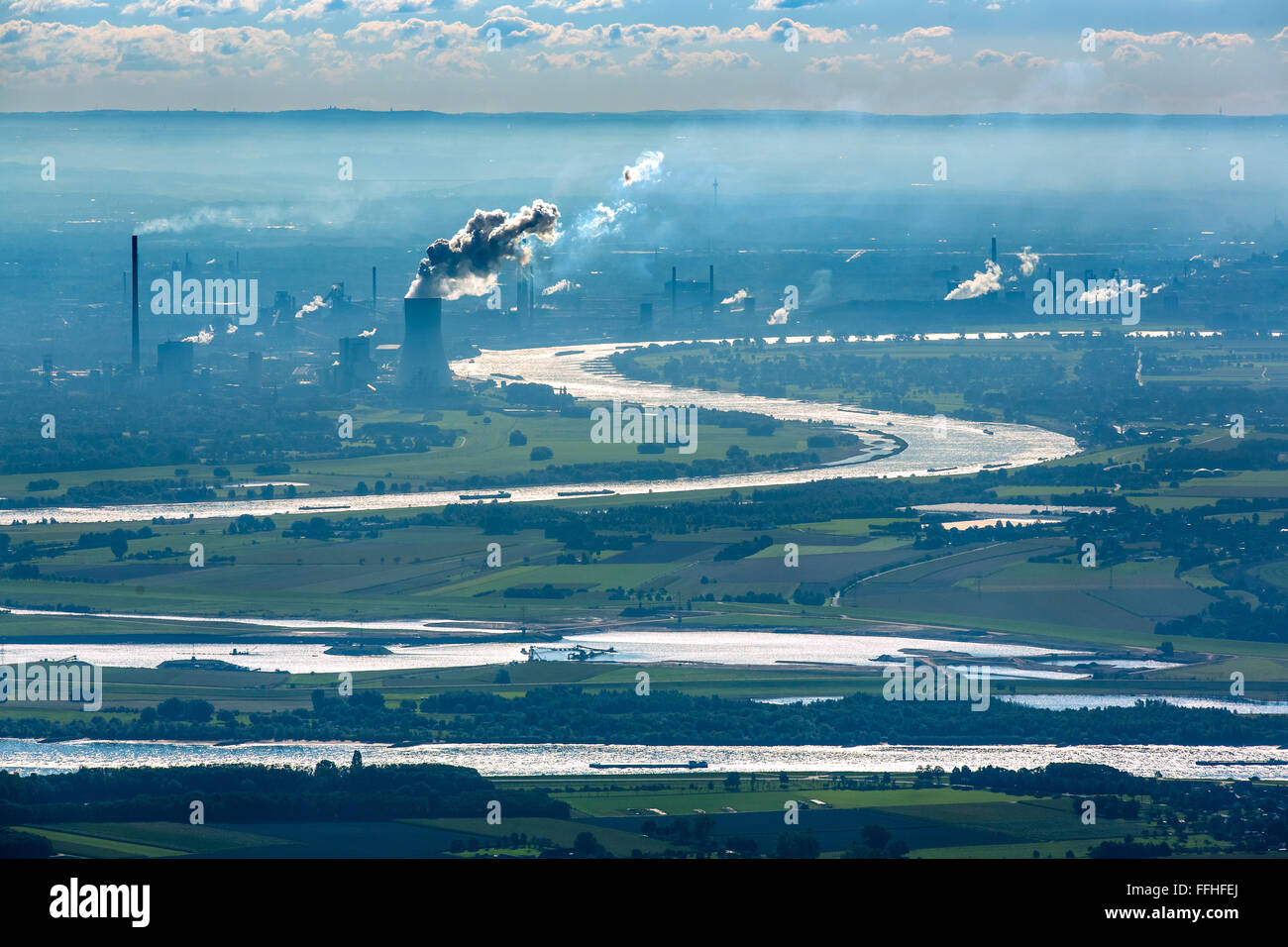 Aerial view, Rhine meander of Voerde and Duisburg seen from Rheinberg ...