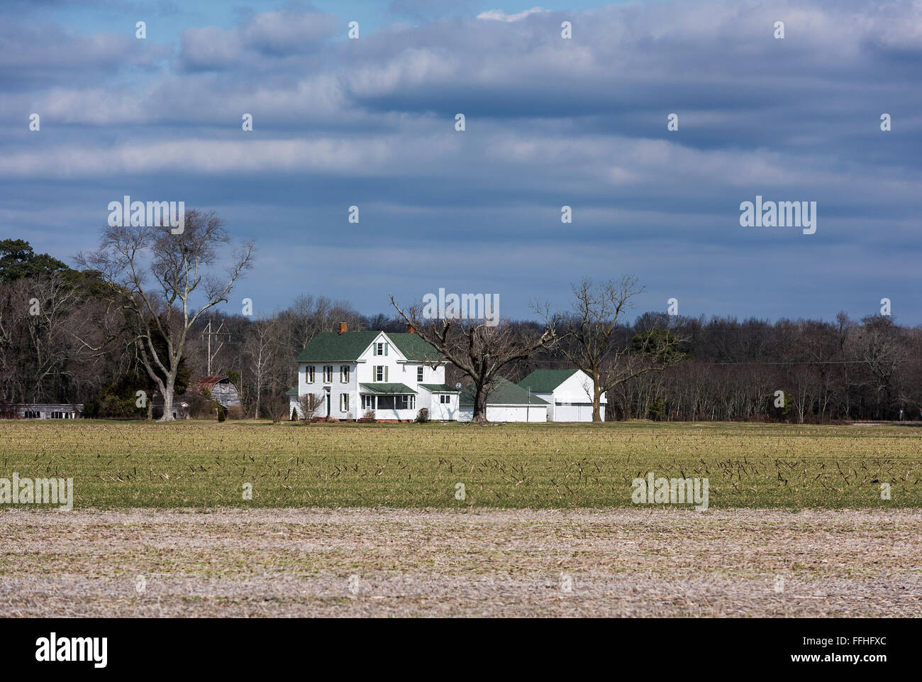 Country farm house hi-res stock photography and images - Alamy