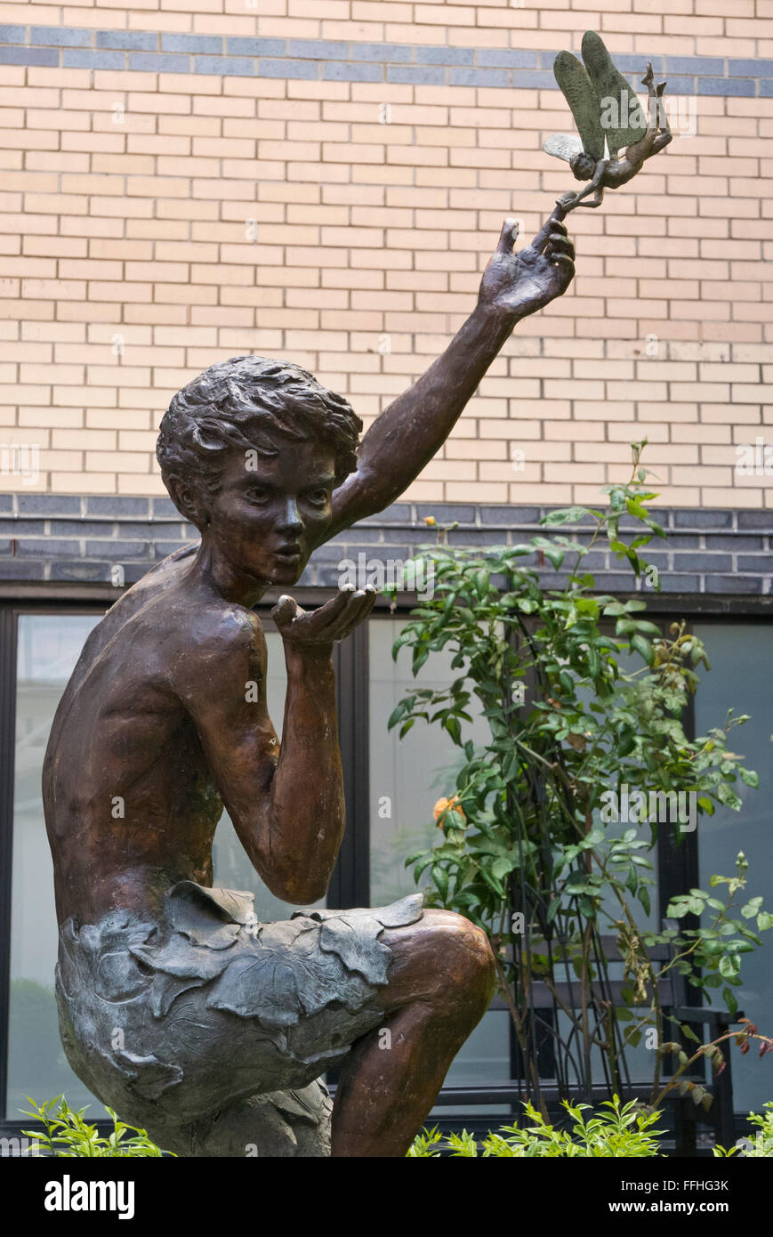 Peter pan monument hi-res stock photography and images - Alamy