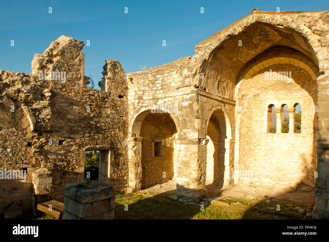 Griechenland, Kreta, Episkopi bei Perama, Kirchenruine Stock Photo - Alamy