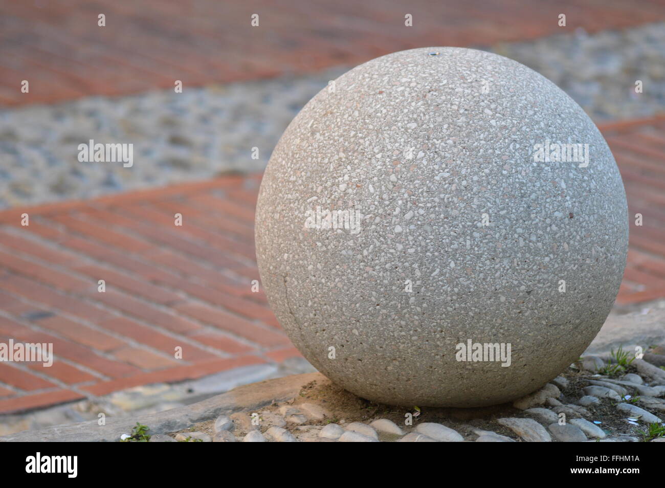 Nature stone way hi-res stock photography and images - Alamy