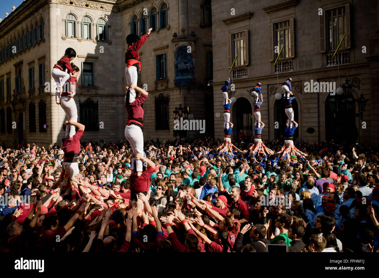 Human towers (castell in catalan) are built in Barcelona for the Santa ...