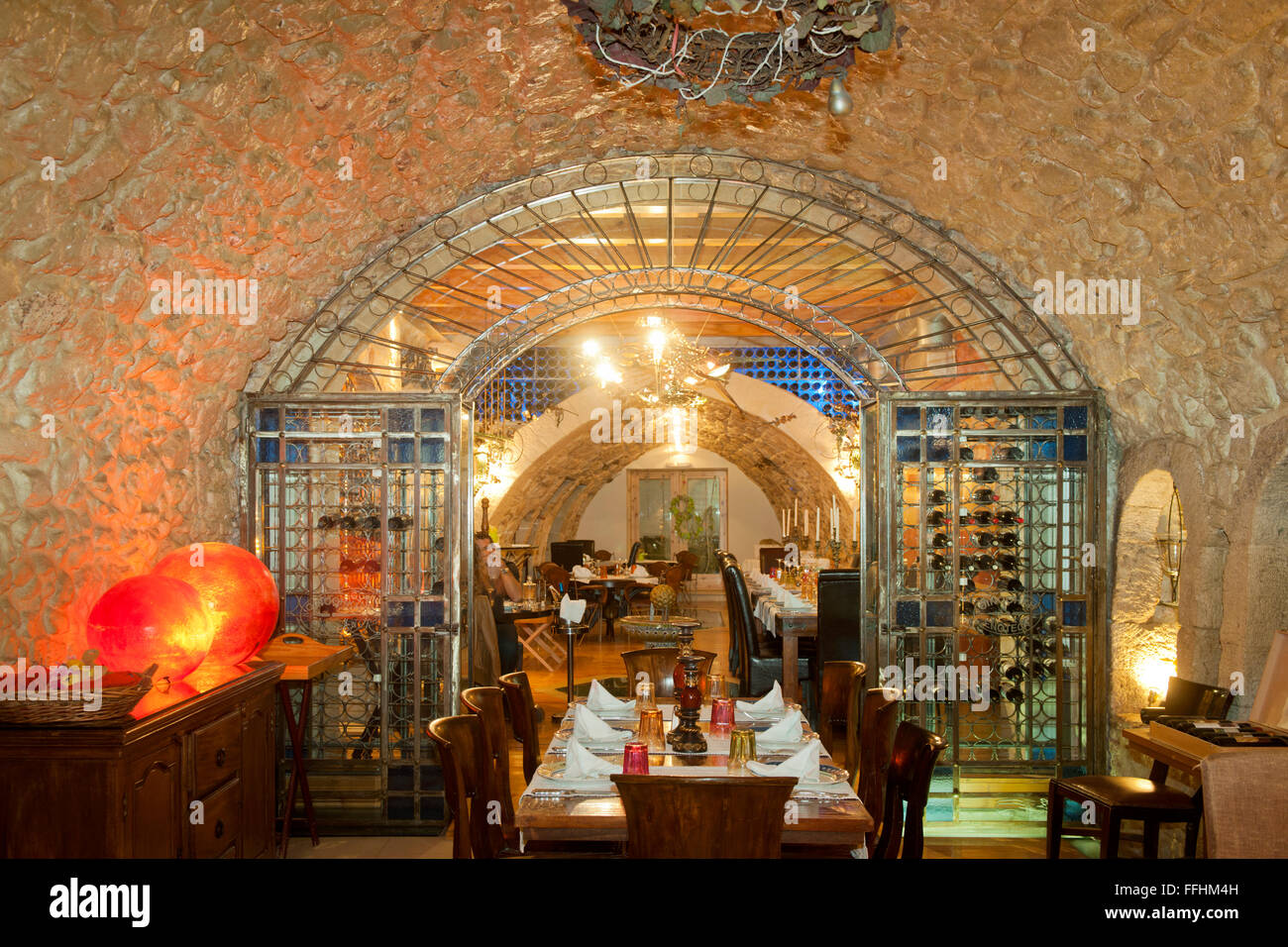 Avli rethymno crete restaurant hi-res stock photography and images - Alamy
