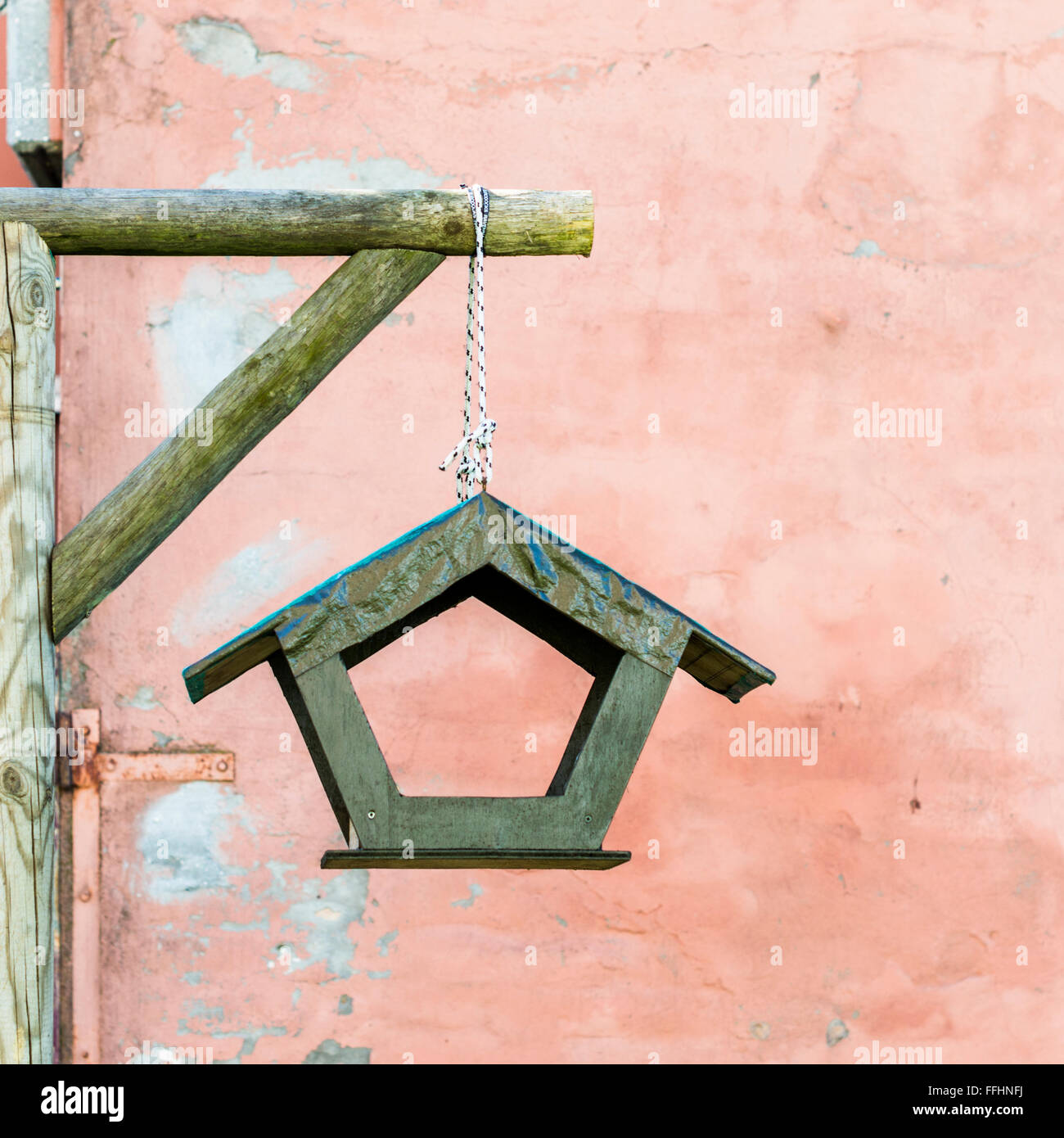 Birdhouse in a urban background Stock Photo - Alamy