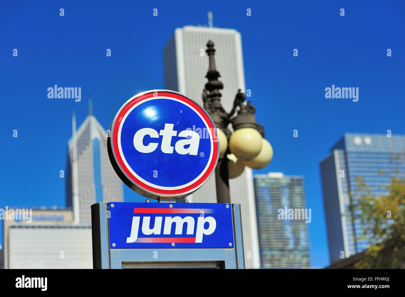 Chicago cta bus stop hi-res stock photography and images - Alamy