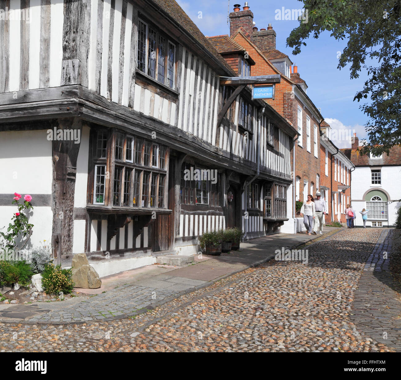 Timber medieval building hi-res stock photography and images - Alamy