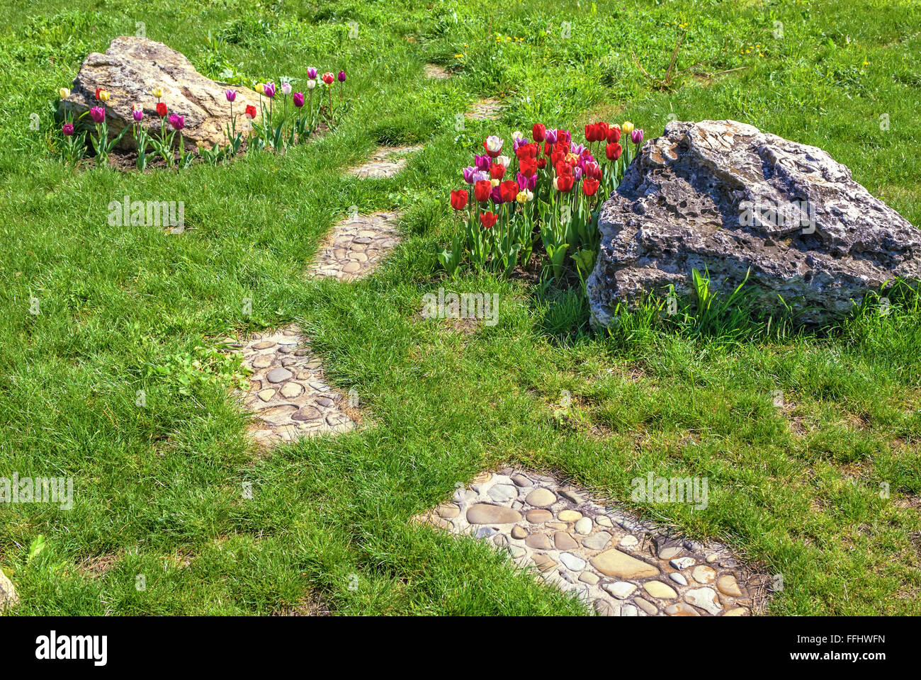 Natural stone path backyard garden hi-res stock photography and images ...