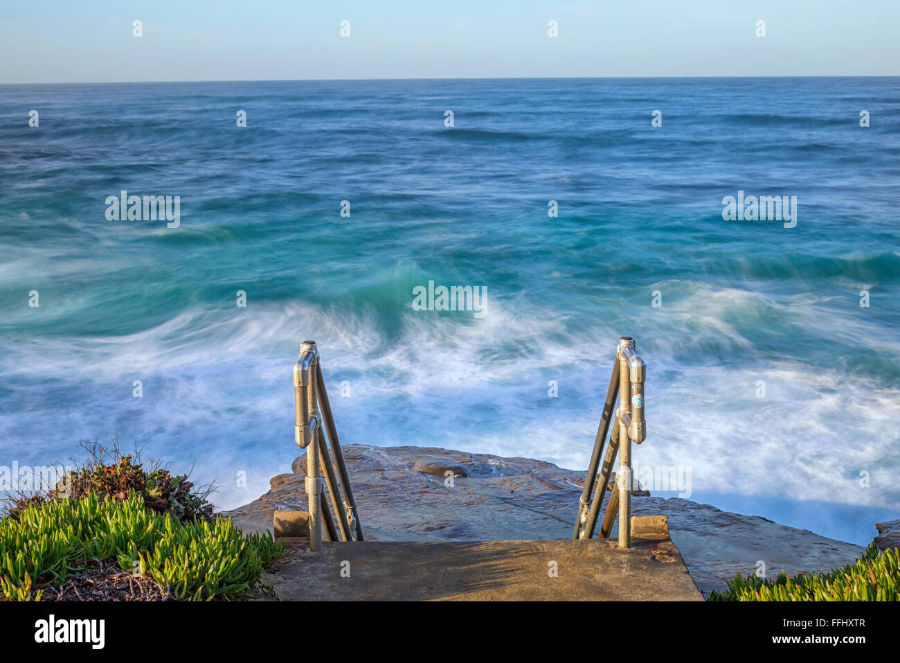 Ocean waves images hi-res stock photography and images - Alamy