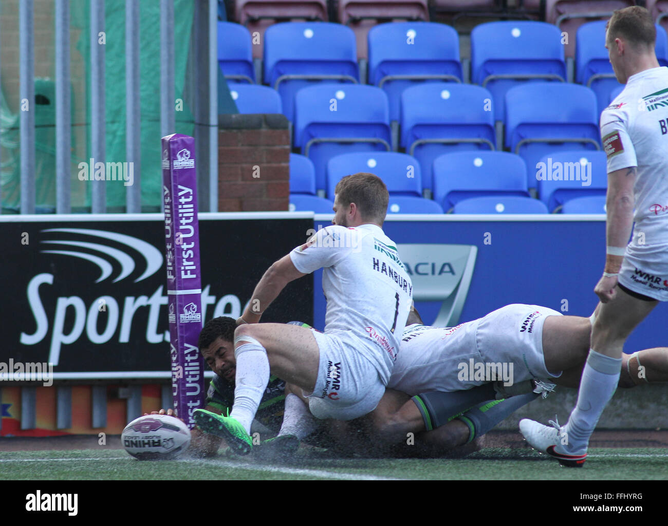 Select security stadium hi-res stock photography and images - Alamy