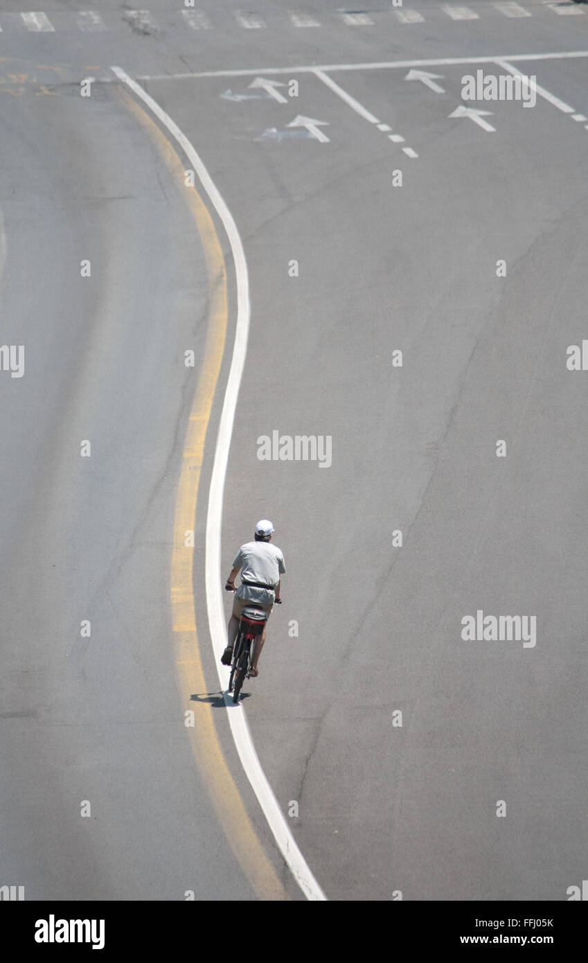 Empty bike road High Resolution Stock Photography and Images - Alamy