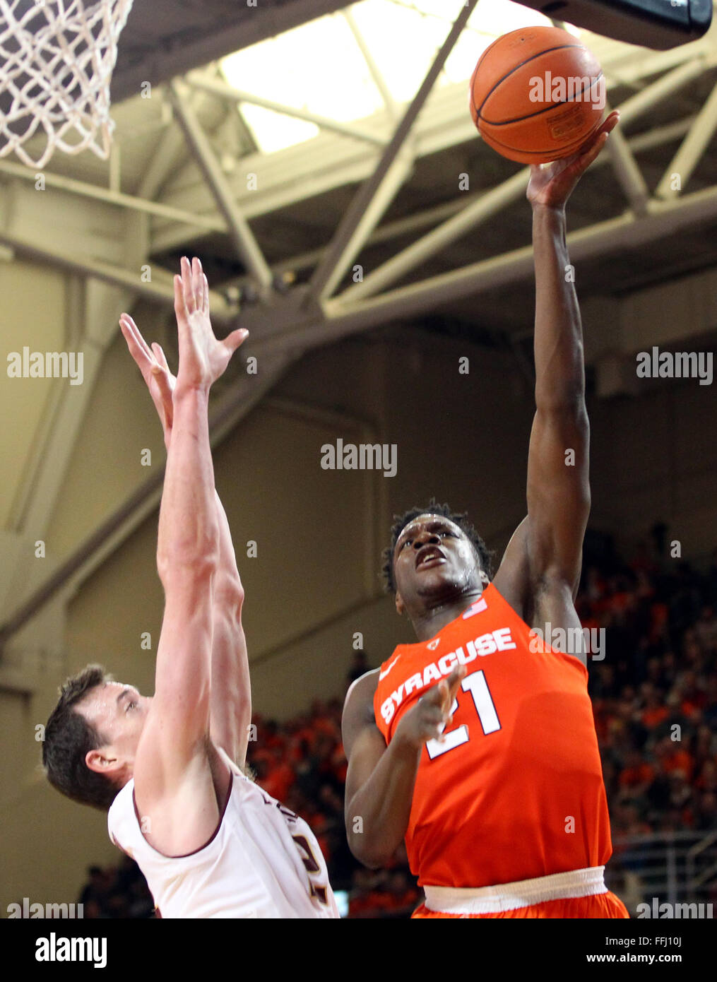 Conte Forum, MA, USA. 14th Feb, 2016. Syracuse Orange forward Tyler ...