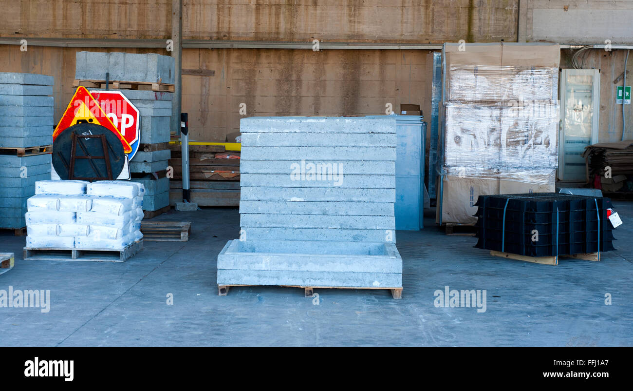 Cast iron inspection cover hi-res stock photography and images - Alamy