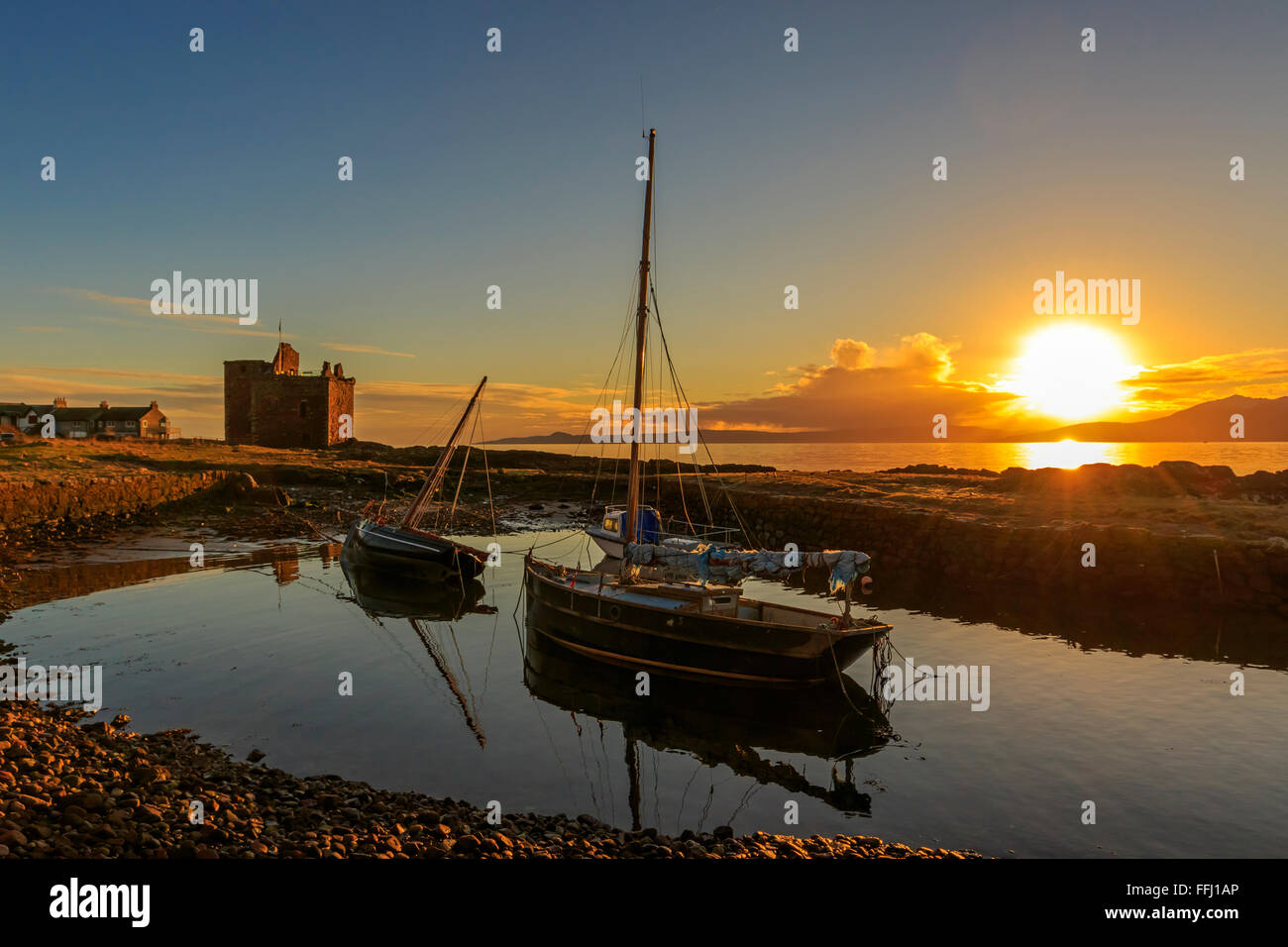 Firth of clyde sunrise hi-res stock photography and images - Alamy