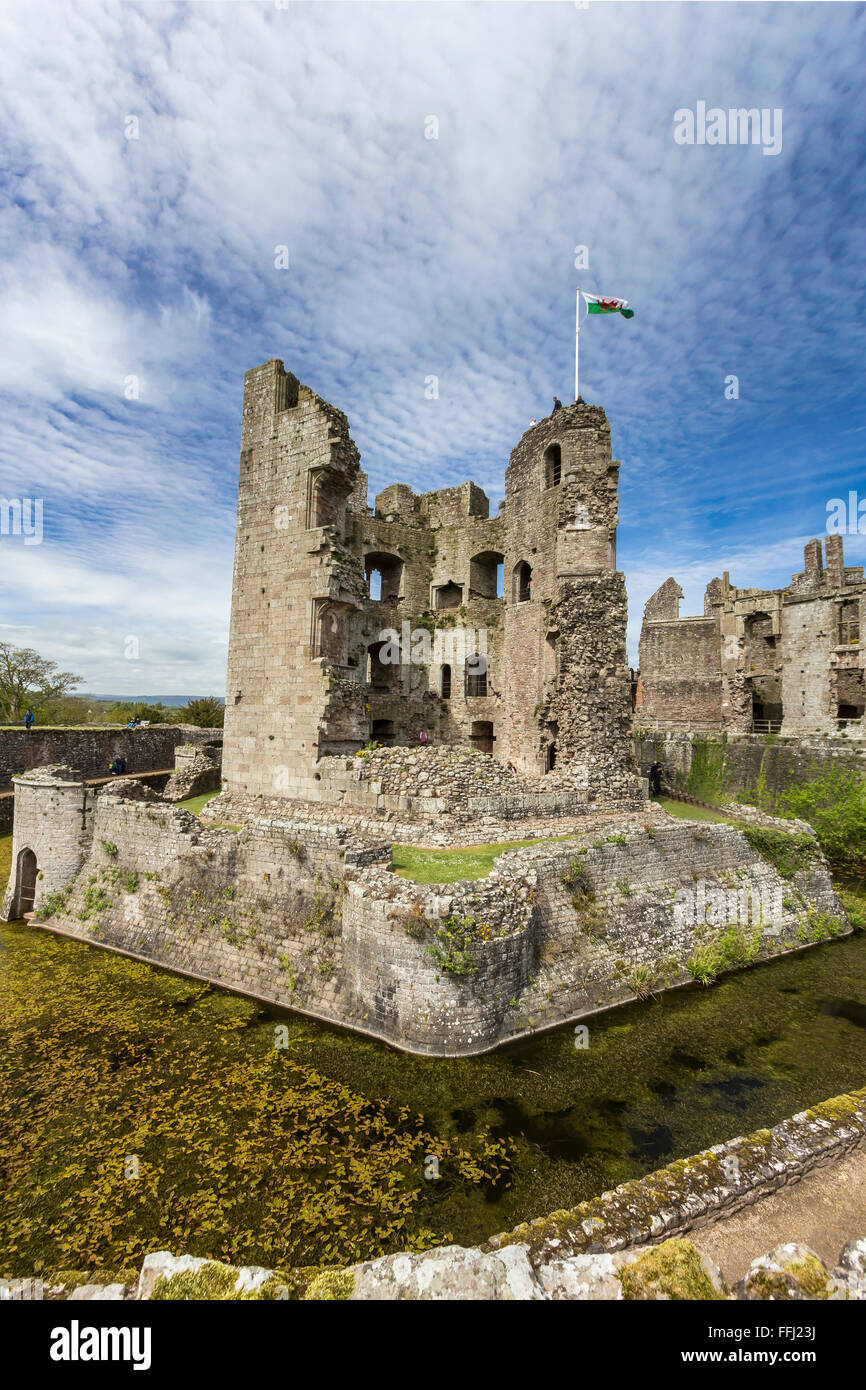 Raglan castle hi-res stock photography and images - Alamy