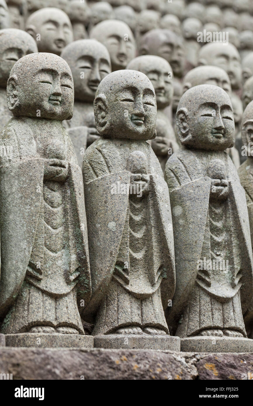 Statues at Japanese temple Stock Photo - Alamy