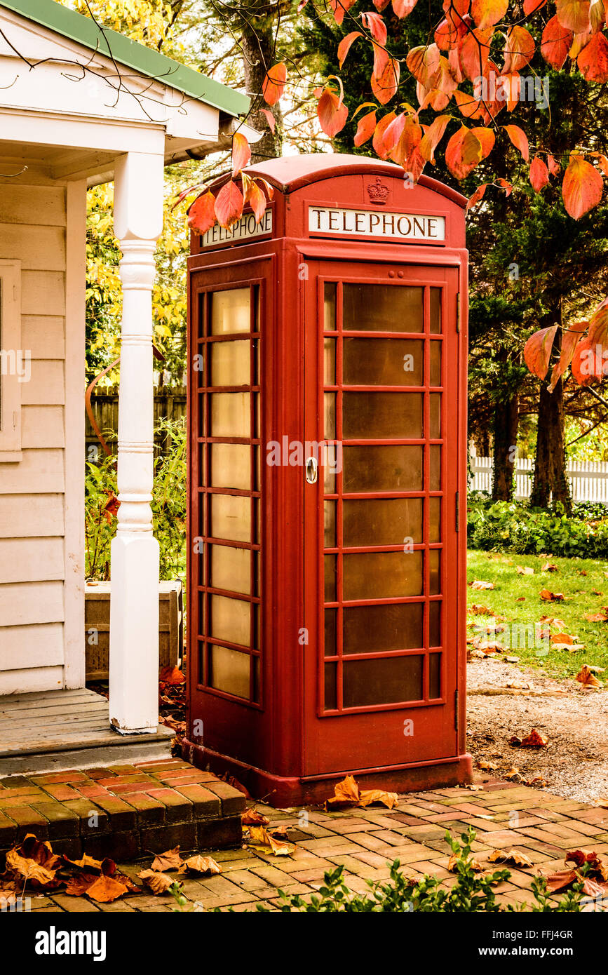 Pink telephone box hi-res stock photography and images - Alamy