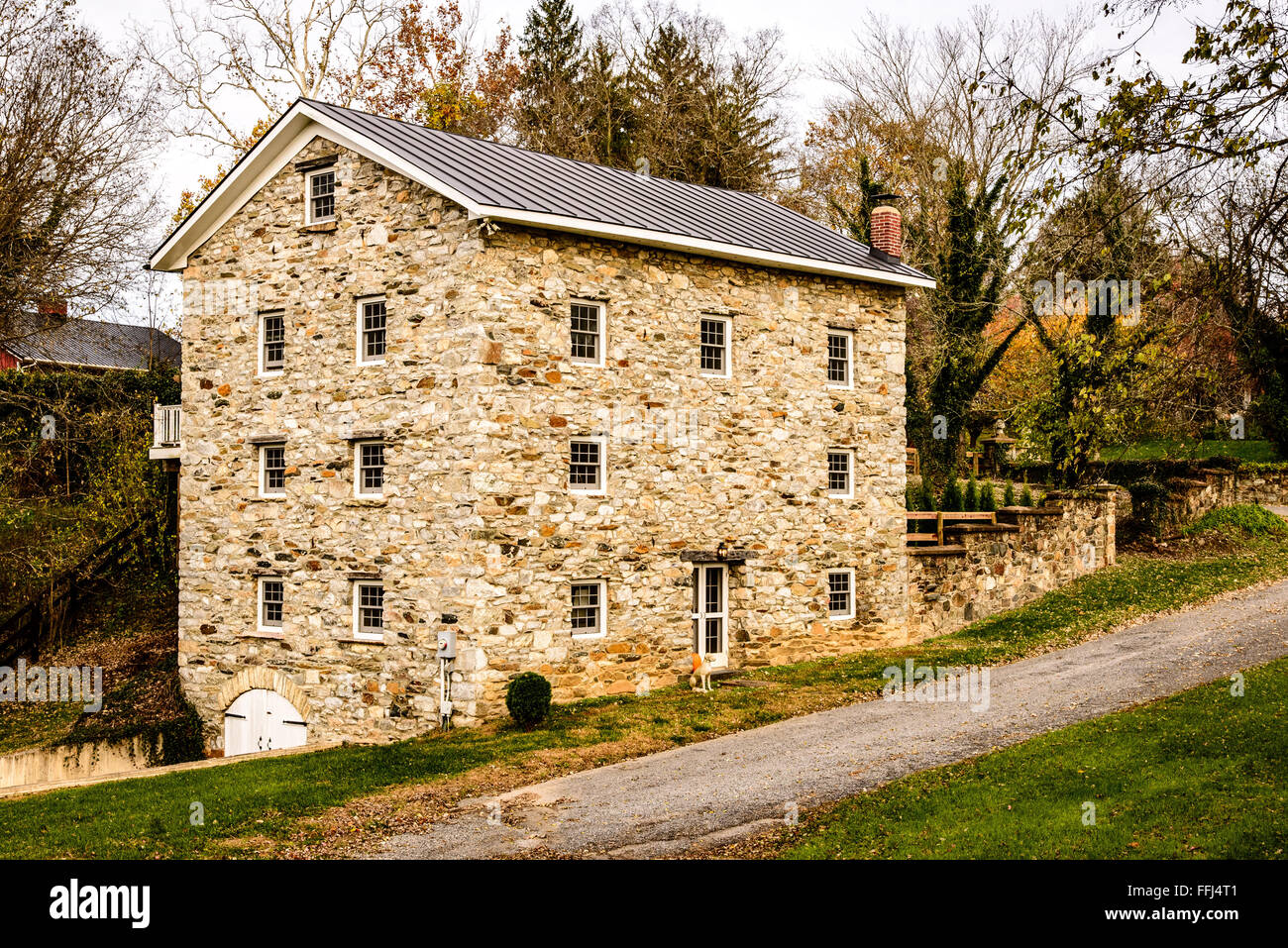 1850s granary hi-res stock photography and images - Alamy