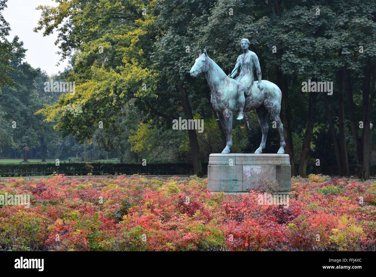 Amazon on horseback statue hi-res stock photography and images - Alamy