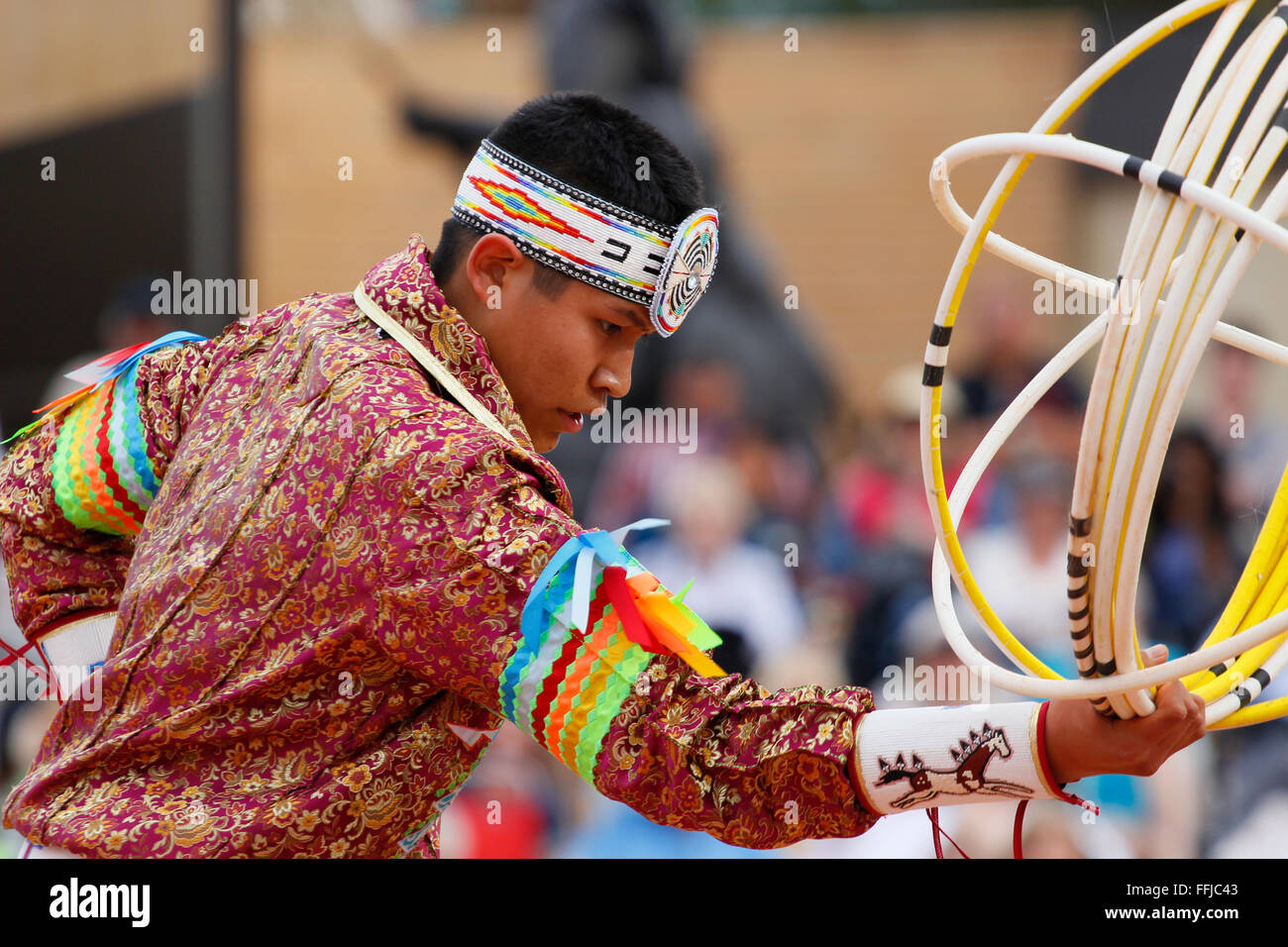 Native american hoop dance High Resolution Stock Photography and Images ...