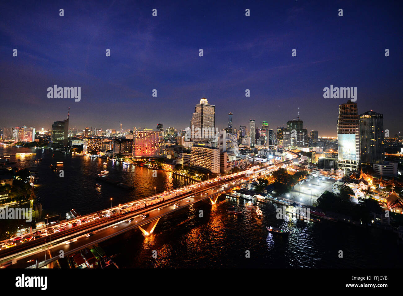 Night view city bangkok thailand hi-res stock photography and images ...