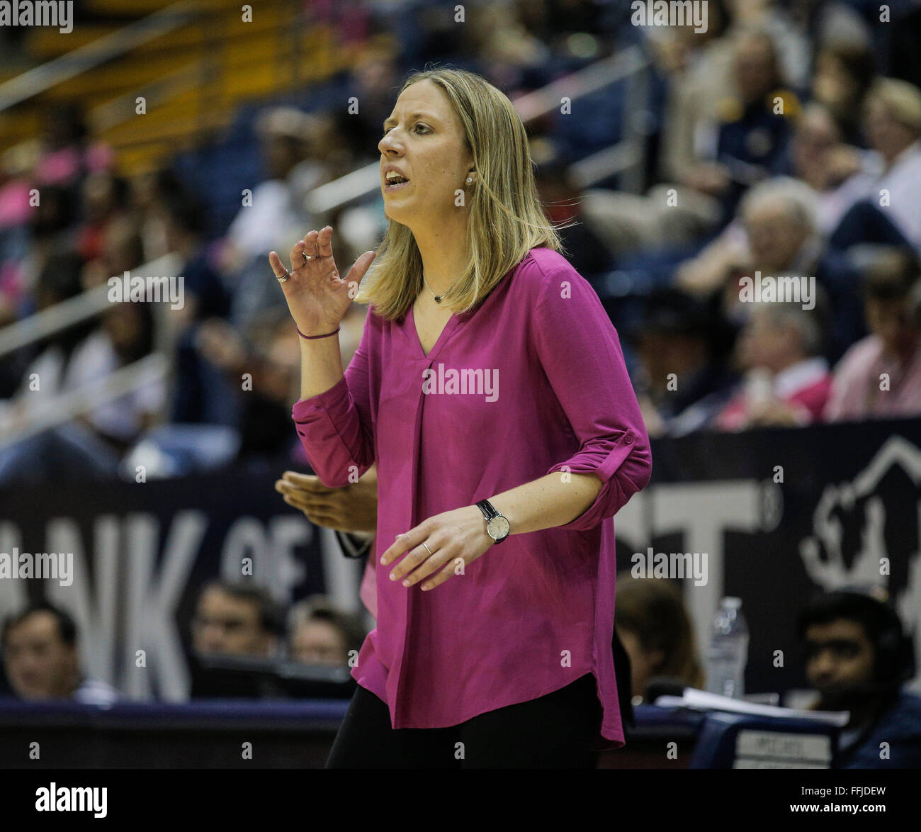 Berkeley USA CA. 14th Feb, 2016. California Head coach Lindsay Gottlieb ...