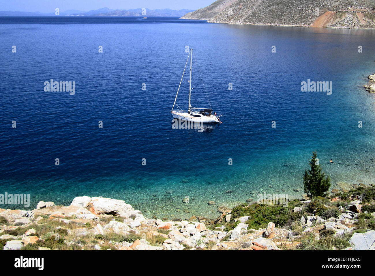 Sailing ship yacht in beautiful sea Stock Photo - Alamy
