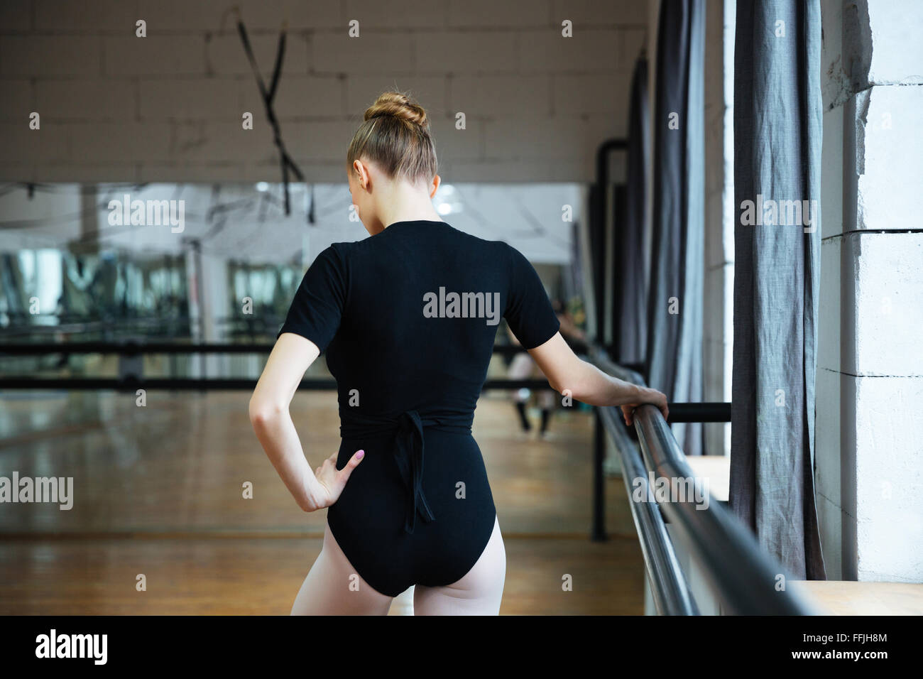 Rear view of ballerina hi-res stock photography and images - Alamy