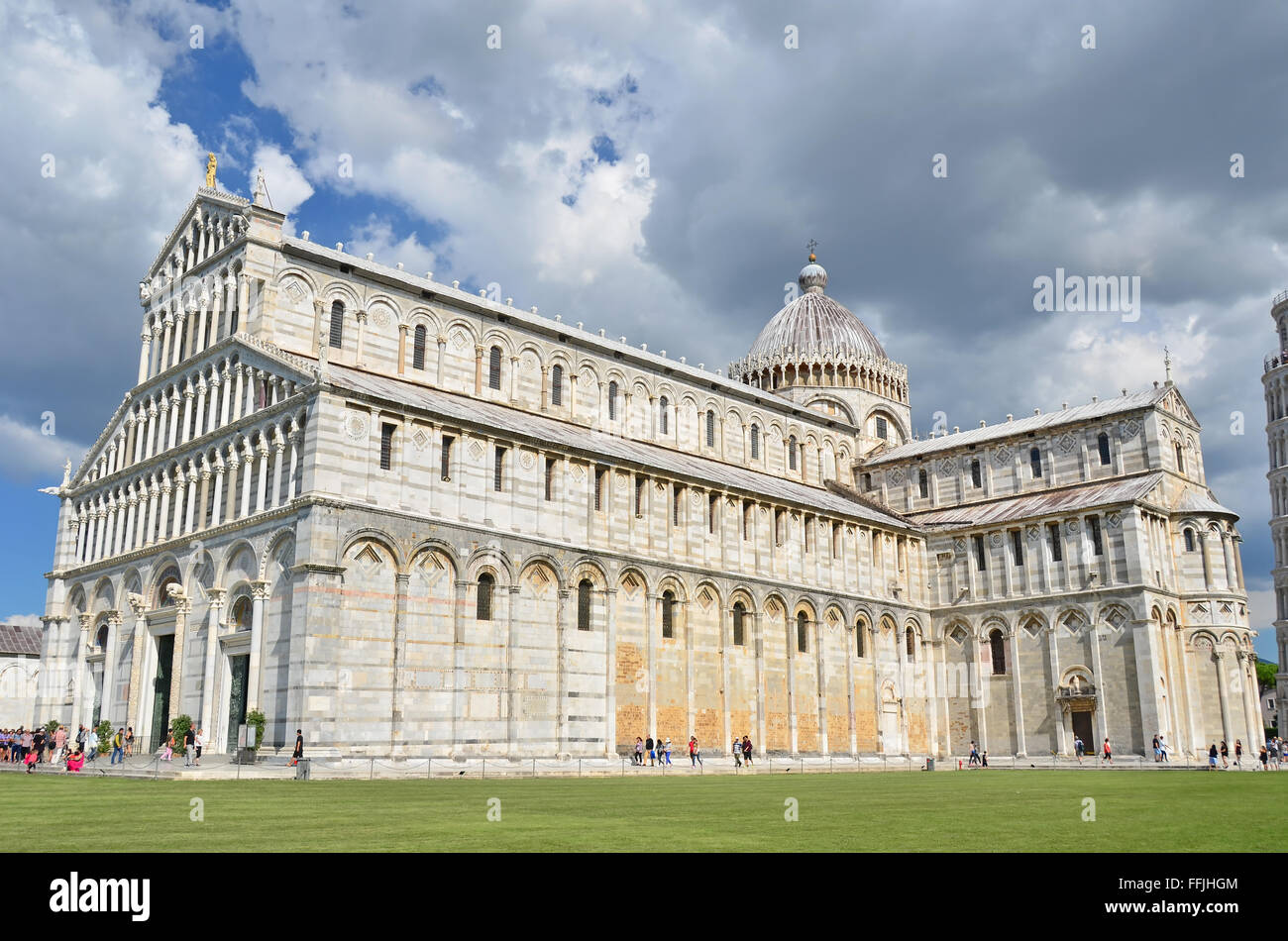 The rennaissance Duomo (cathedral) next to the leaning tower of Pisa ...