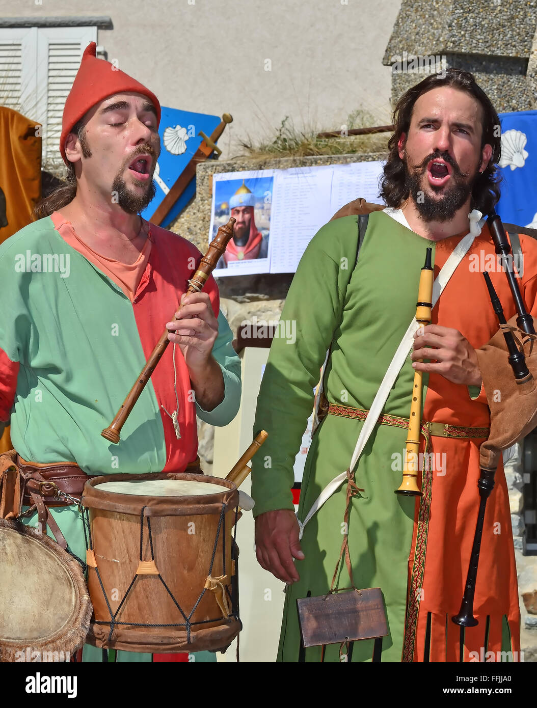Minstrel middle ages hi-res stock photography and images - Alamy