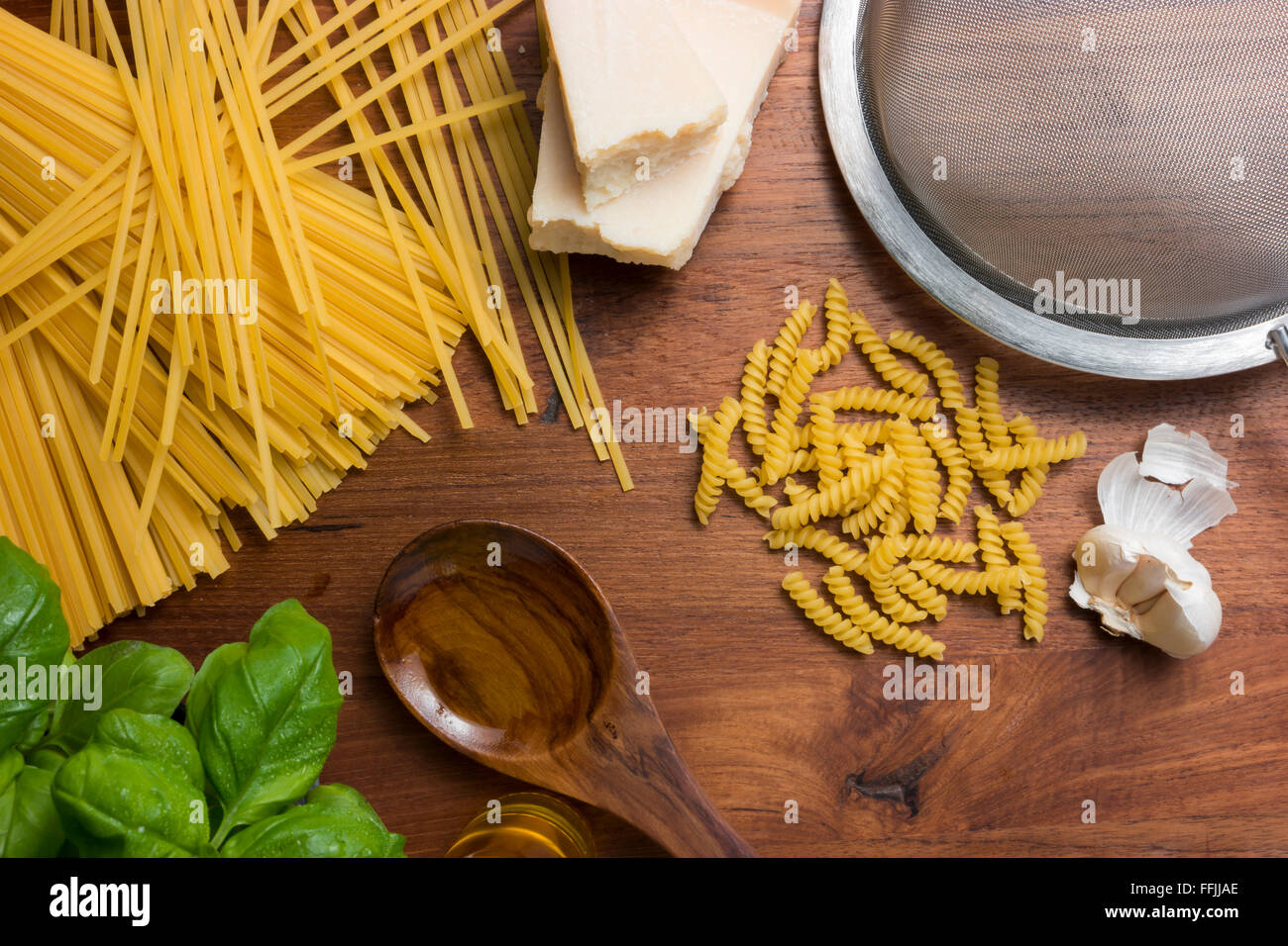 Different kinds of pasta spaghetti hi-res stock photography and images ...