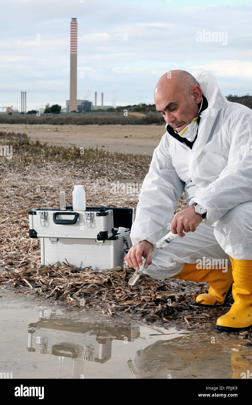 Collecting water samples hi-res stock photography and images - Alamy