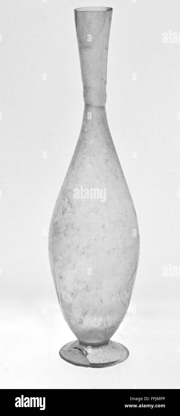 Ancient roman flower vase in clear glass Stock Photo: 95683134 - Alamy