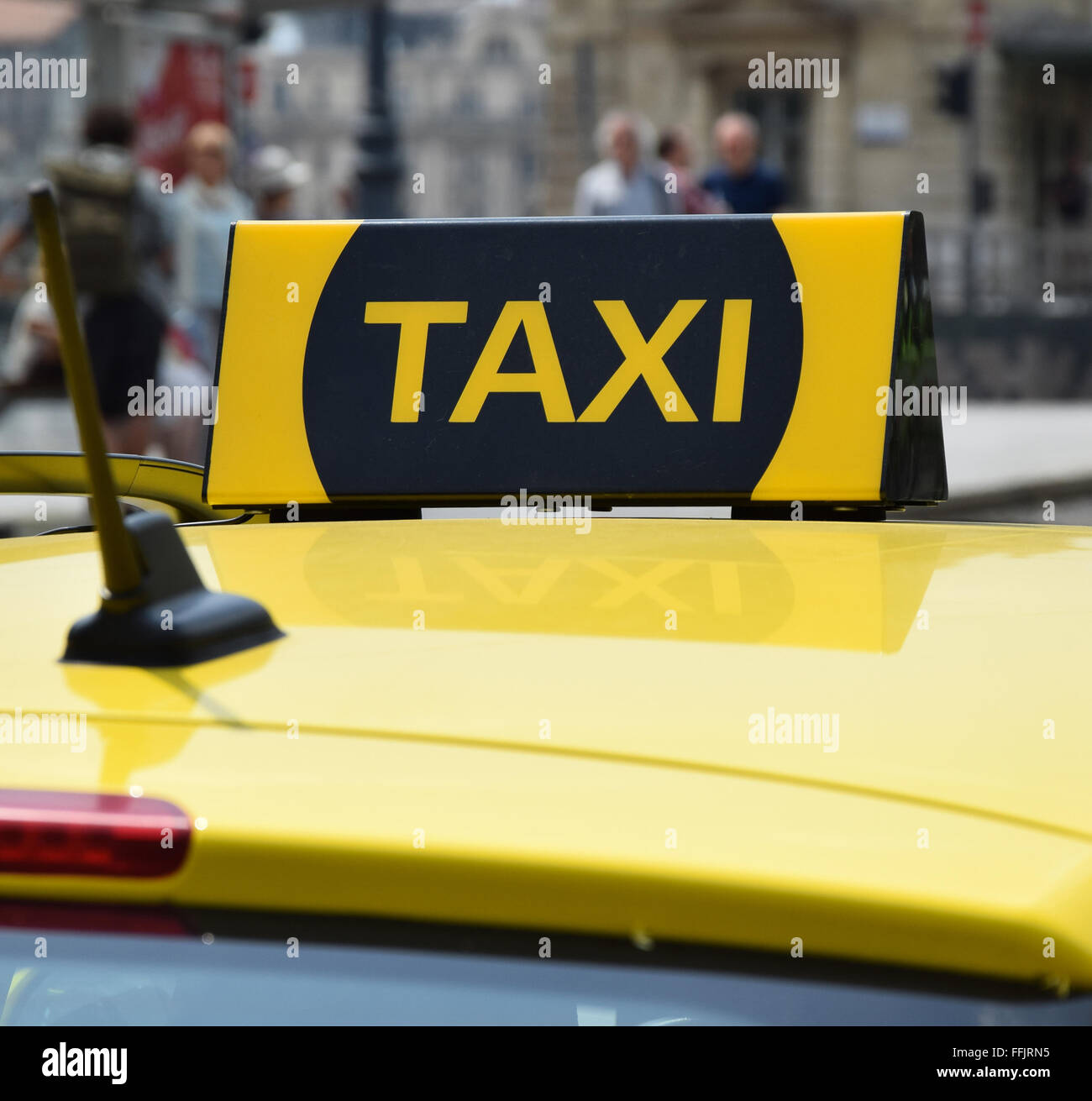 Yellow taxi land vehicle hi-res stock photography and images - Alamy