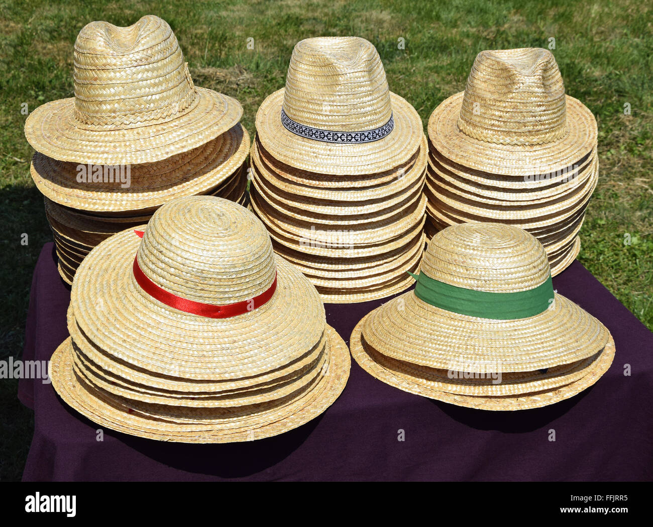 New straw hi-res stock photography and images - Alamy