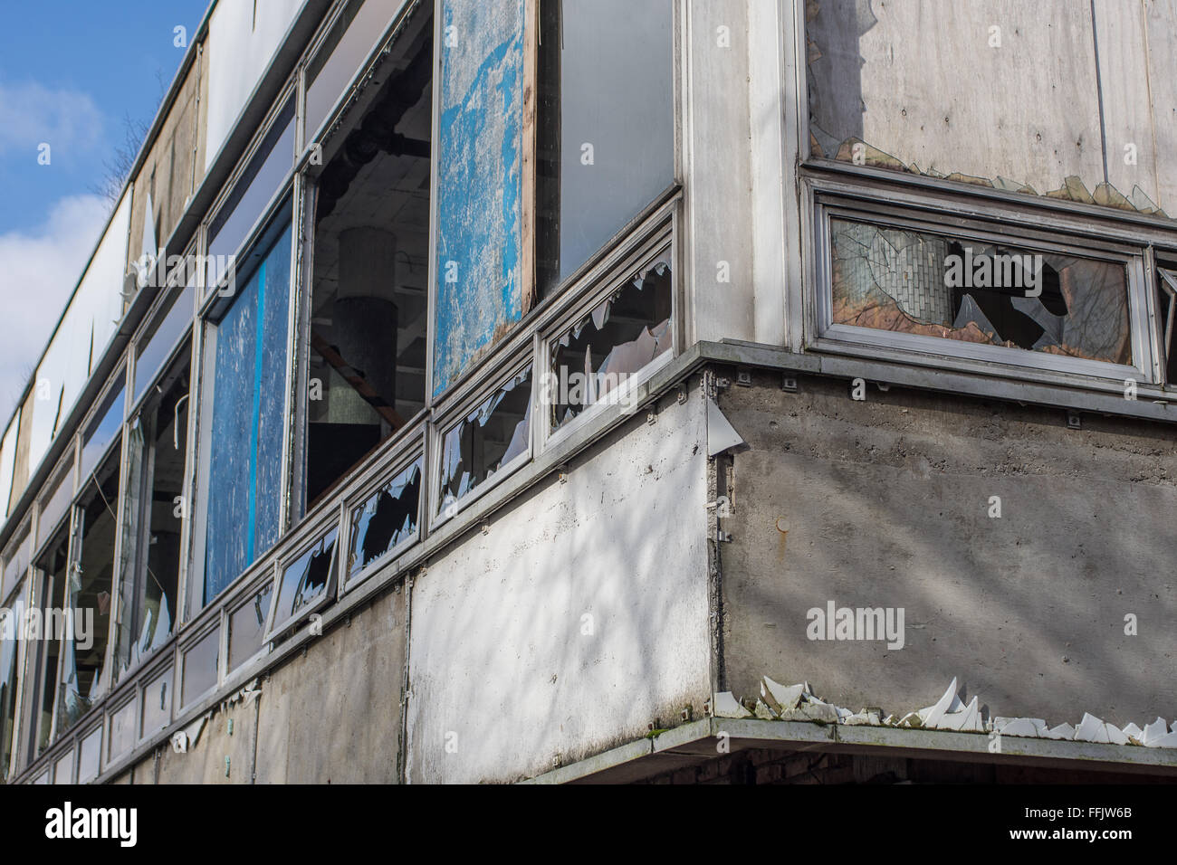 Pilkingtons st helens glass hi-res stock photography and images - Alamy