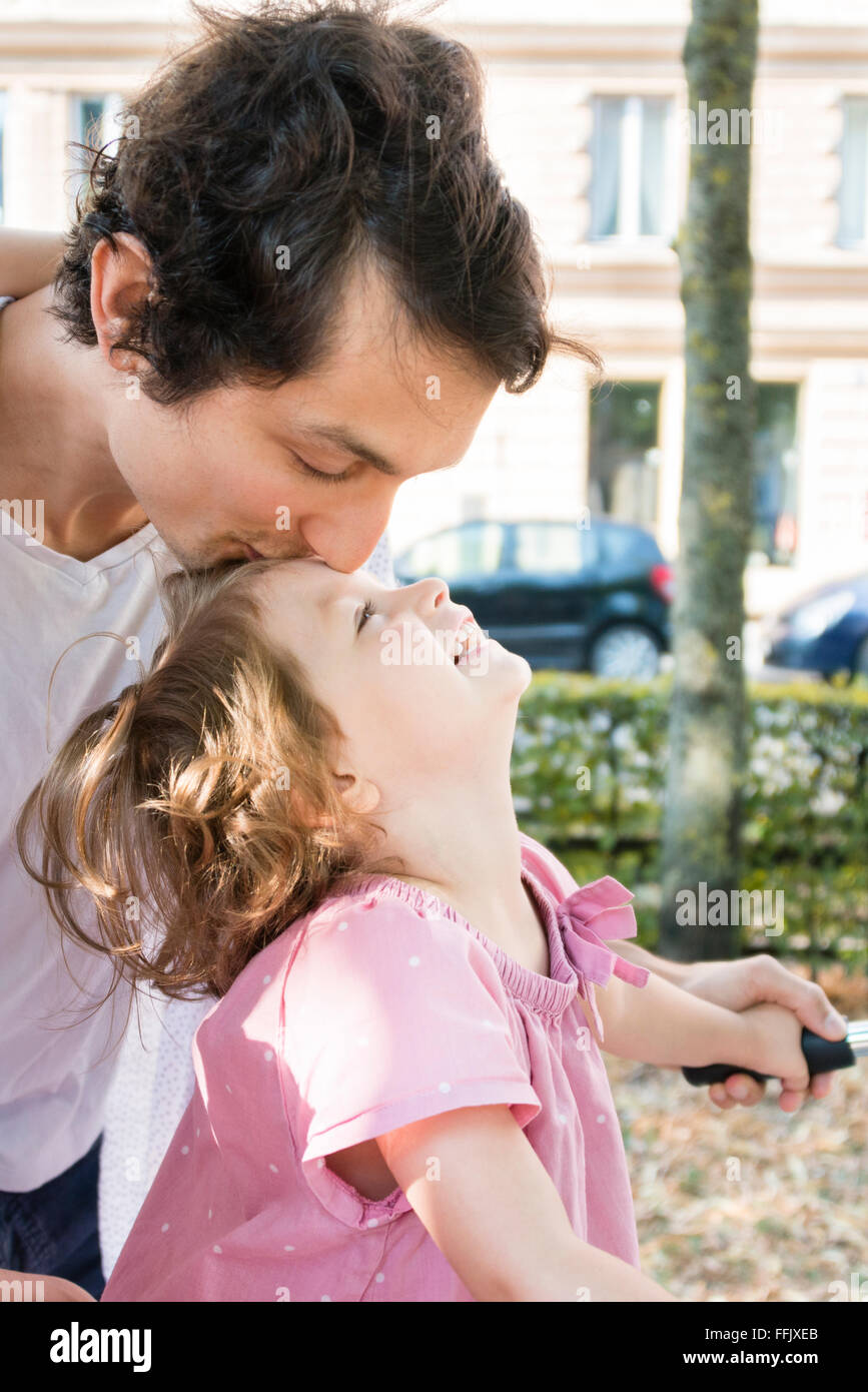 Girls kissing girls hi-res stock photography and images - Alamy