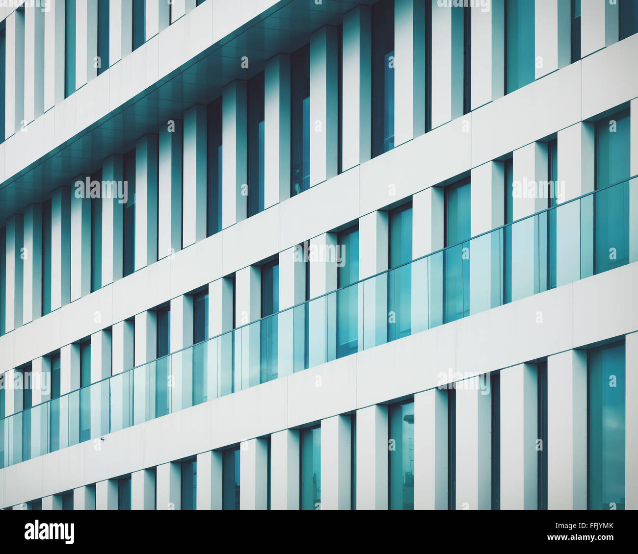 Double skin glass facade hi-res stock photography and images - Alamy