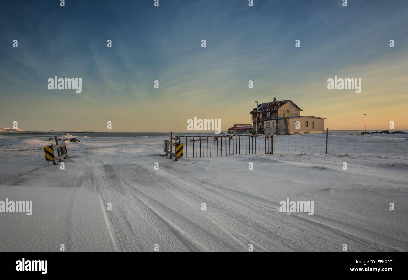 Snow house hi-res stock photography and images - Alamy