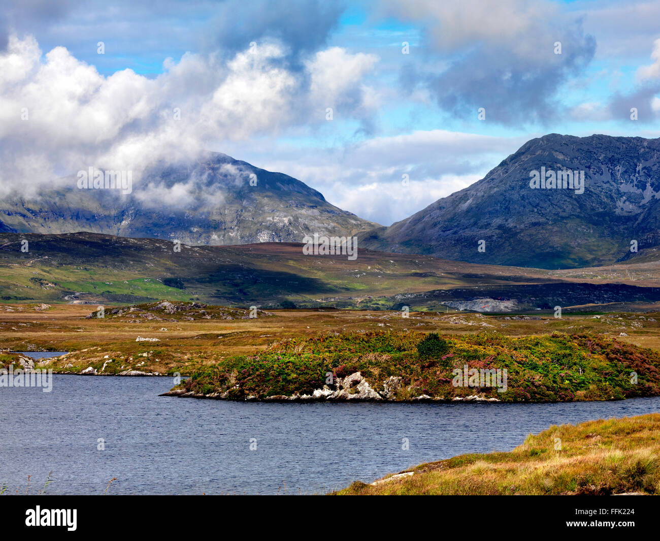 Roundstone bog connemara hi-res stock photography and images - Alamy
