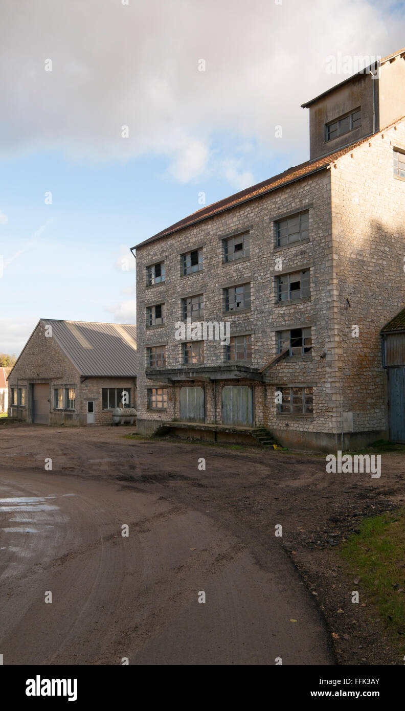 Old factory building france hi-res stock photography and images - Alamy