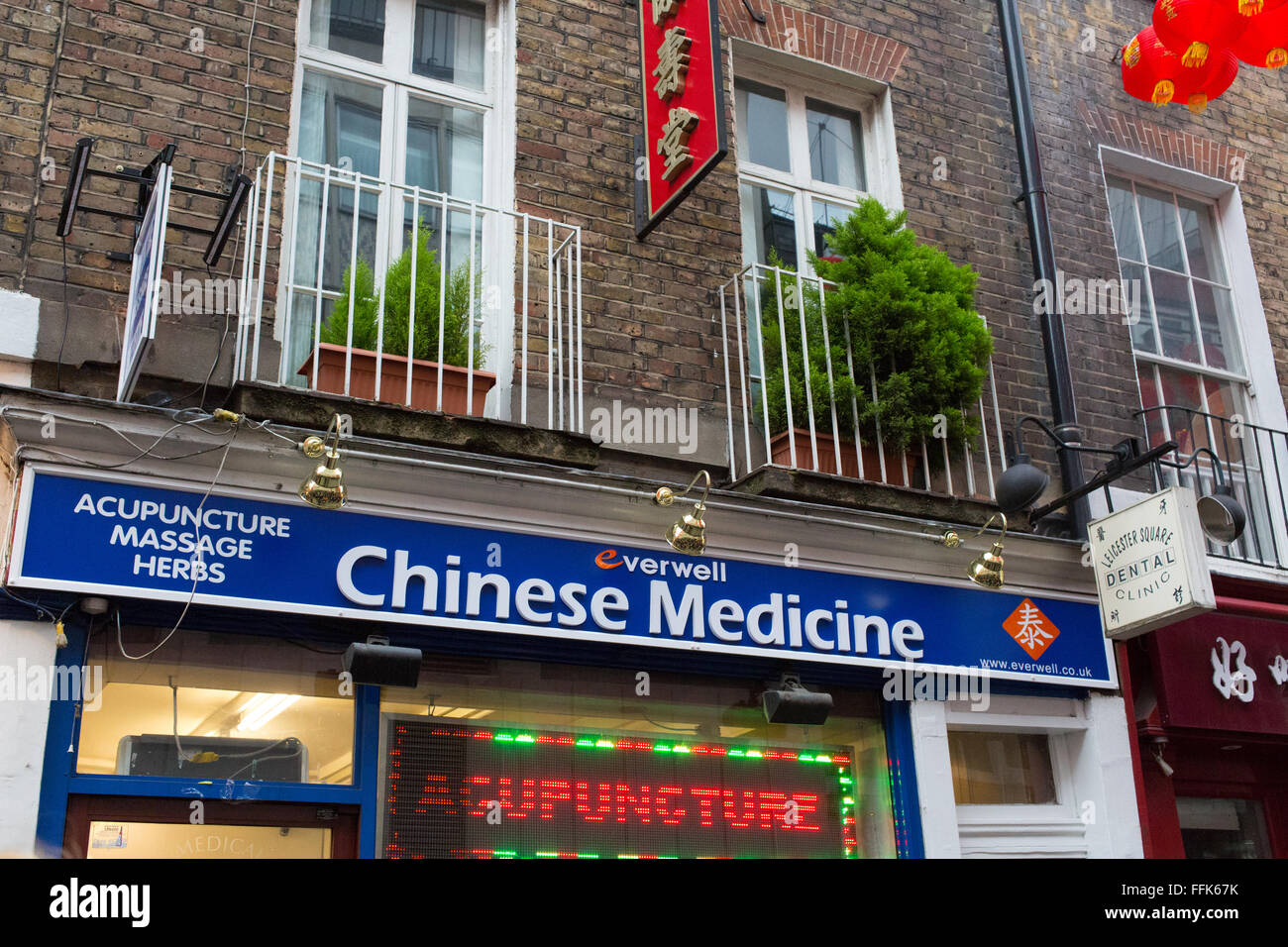 London chinatown chinese medicine hi-res stock photography and images ...
